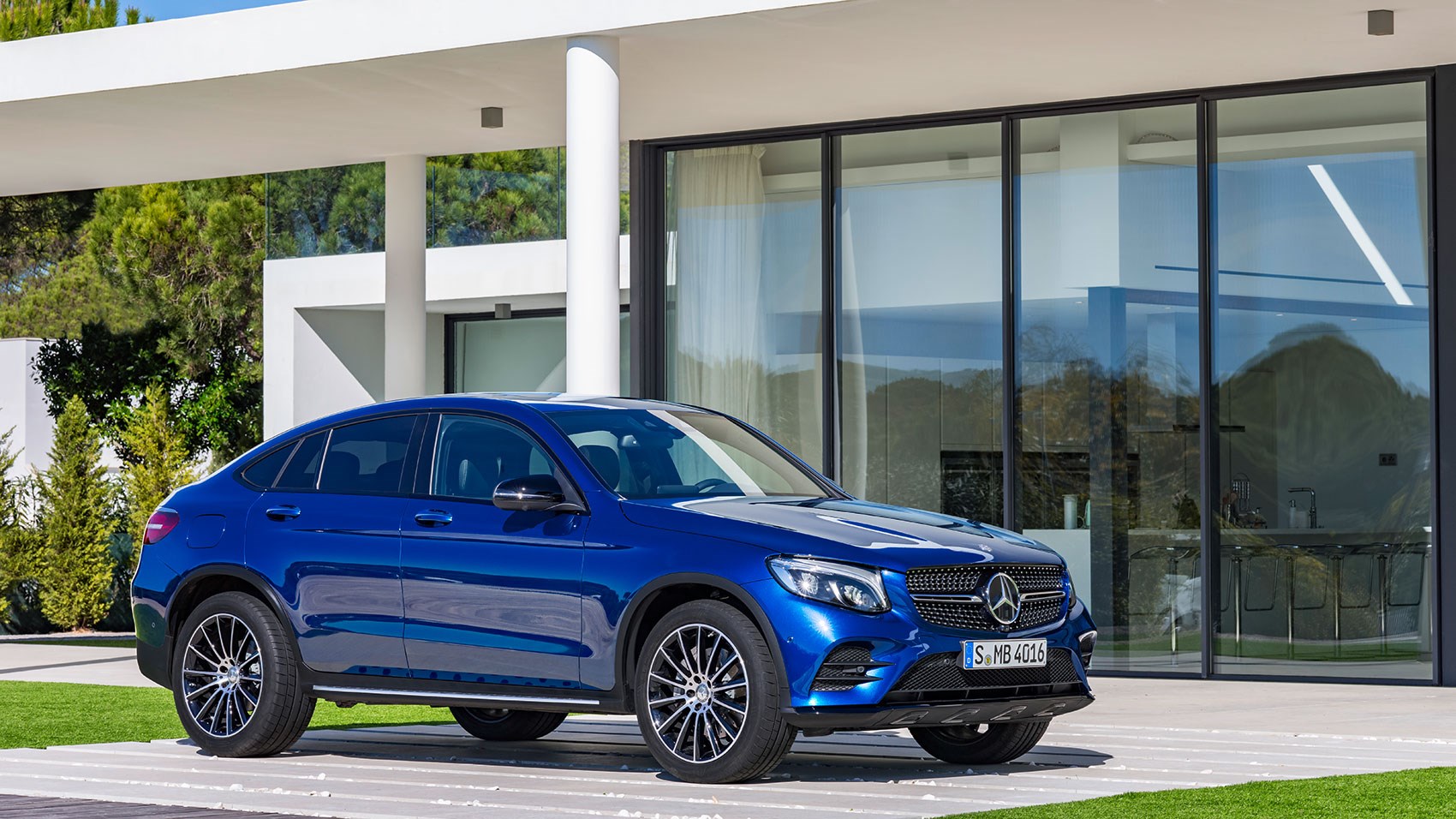 Merc lowers the roof: Mercedes GLC Coupe revealed at 2016 New York show ...