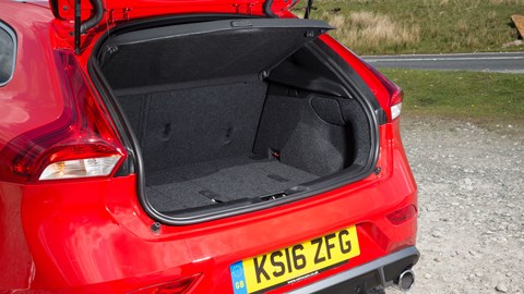 Volvo V40 D3 R-Design (2016) review