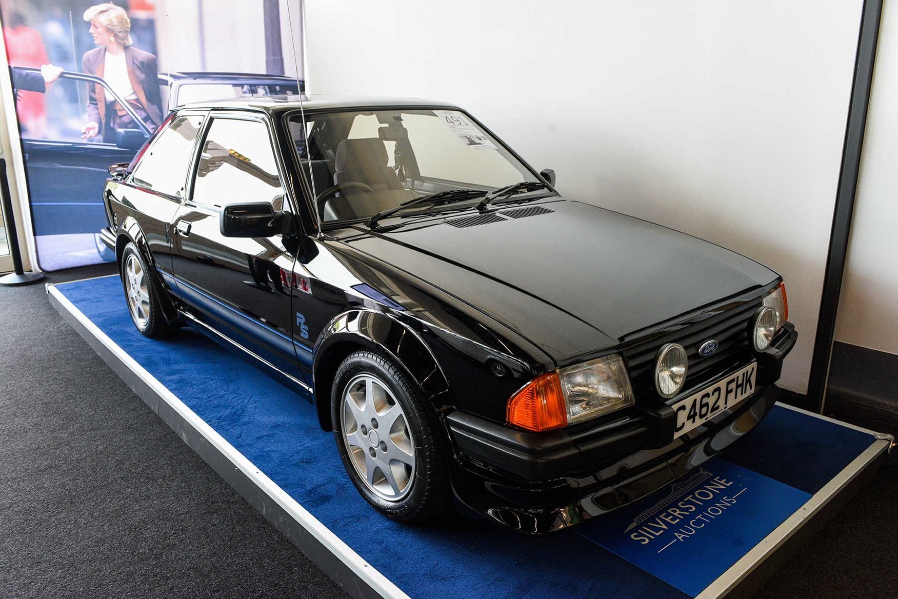 Lady Dianas Mint 1985 Ford Escort Rs Turbo Sells At Auction For £725000