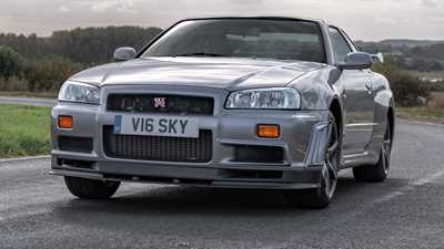Nissan GT-R Car reviews