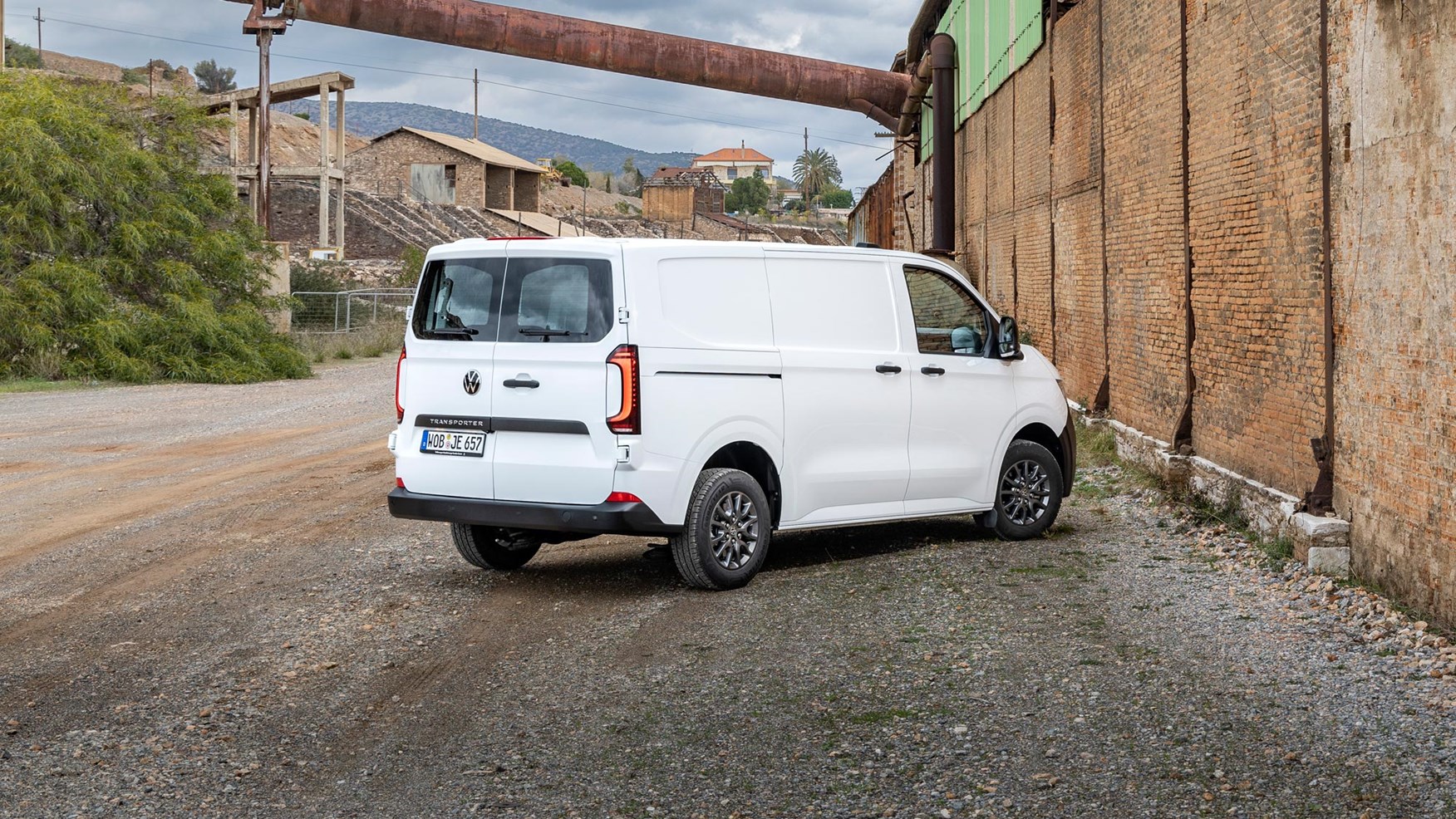 Volkswagen Transporter (2025) review: an all-new van that has something ...